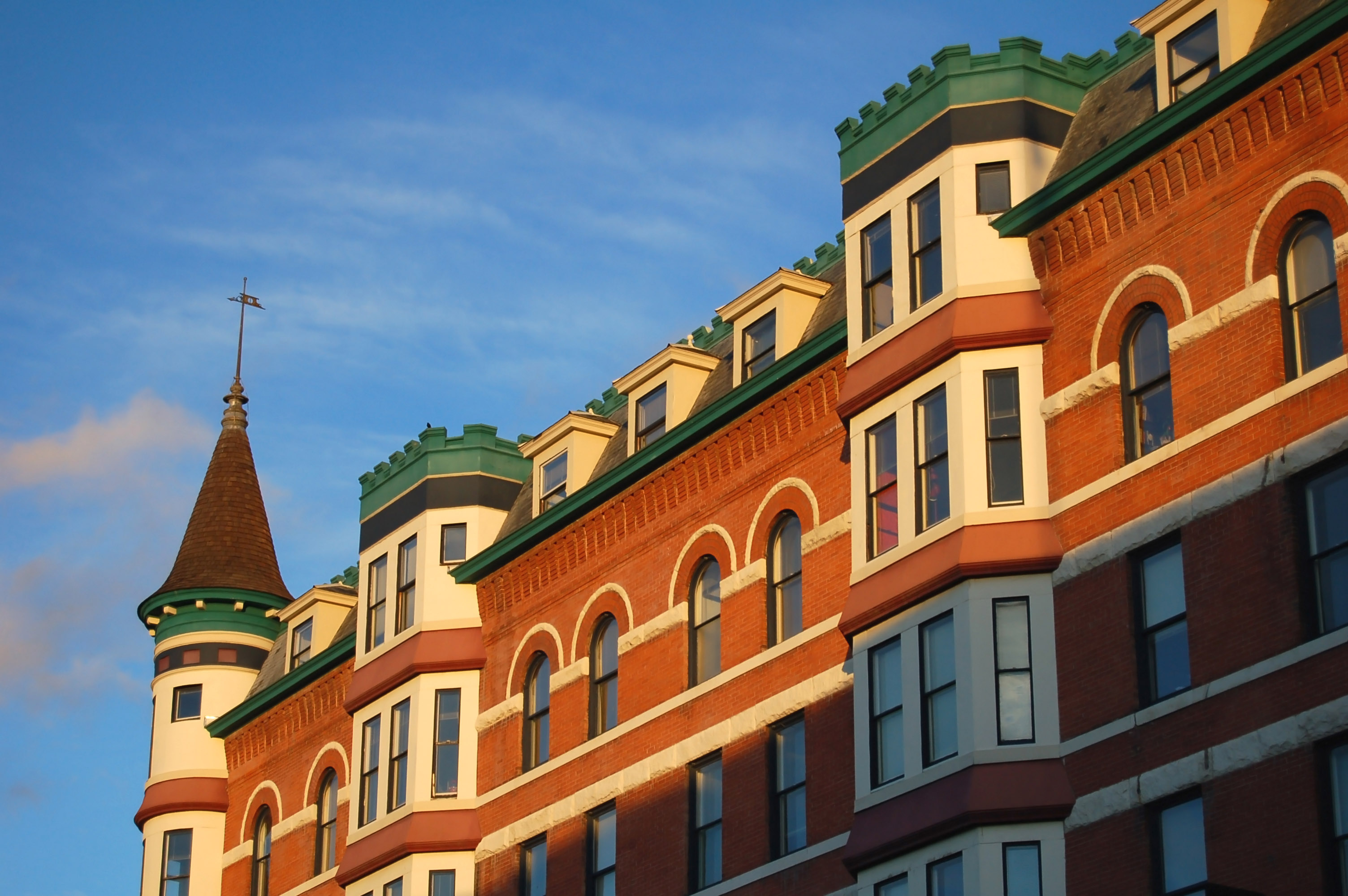 Building Wallpaper: Victorian, Queen Anne, & French Château Architecture